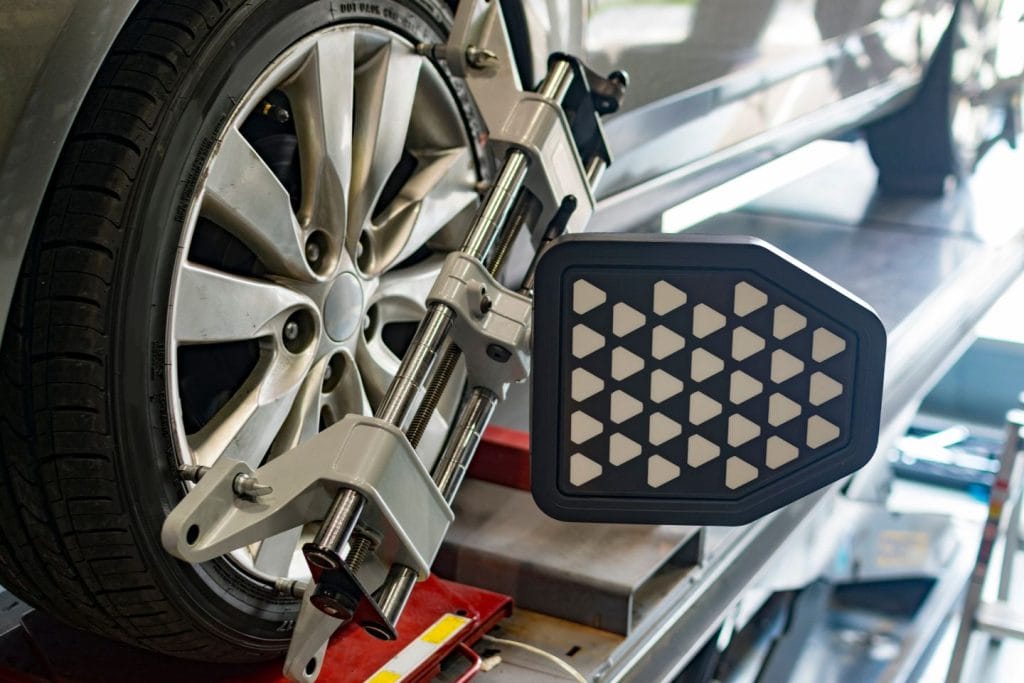 One Wheel is Straight, Other is Turned: A Guide to Alignment Issues